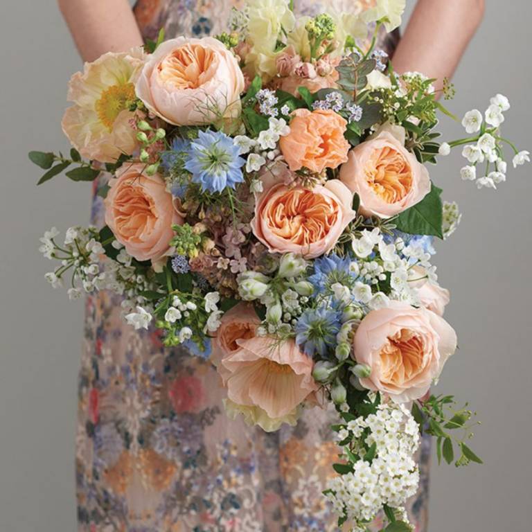 Wedding Flower Trends: Dried Flowers, Sustainable Designs, Bold Colors ...